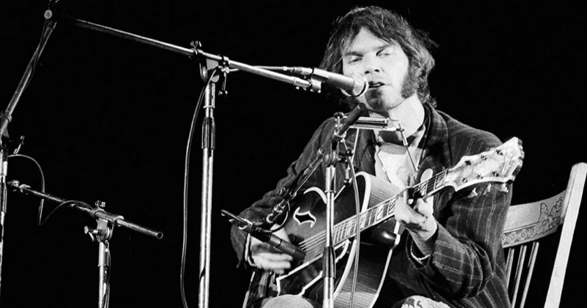 Neil Young to Release 1974 Bottom Line Concert - Best Classic Bands ...