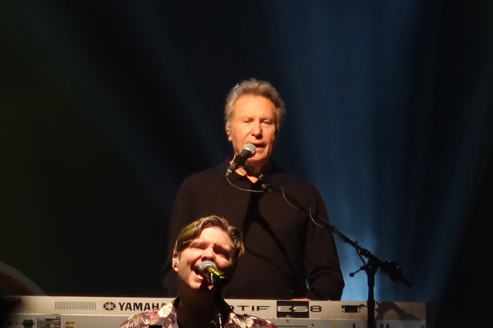 Performing Hit After Hit, Chicago Is Still Chicago: Concert Review ...